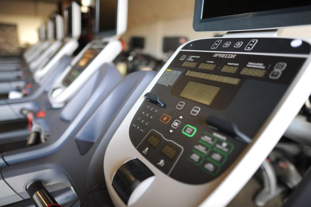 Precor TRM 833 Treadmill in The Used Market - Global Fitness
